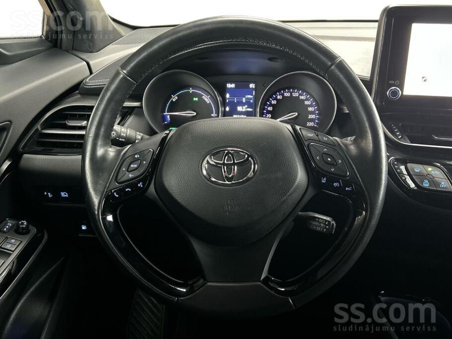 Balts Toyota C-HR 2023 Rīga, ar dzinēja tilpumu 1.80 L un nobraukumu 48 tūkst. km par 23990 €, foto 13 vietnē AUTOMOTO.COM.LV