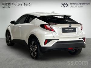 Balts Toyota C-HR 2023 Rīga, ar dzinēja tilpumu 1.80 L un nobraukumu 48 tūkst. km par 23990 €, foto 26 vietnē AUTOMOTO.COM.LV