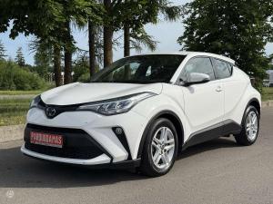 White Toyota C-HR 2023 in Panevezys, with an engine capacity of 1.80 L and mileage of 91 thousand km for 18200 €, photo 3 on AUTOMOTO.COM.LV