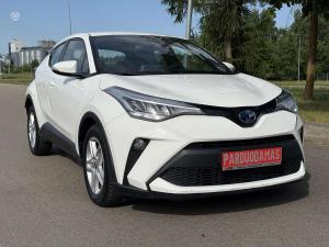 White Toyota C-HR 2023 in Panevezys, with an engine capacity of 1.80 L and mileage of 91 thousand km for 18200 €, photo 7 on AUTOMOTO.COM.LV