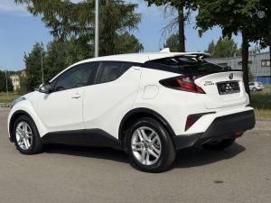 White Toyota C-HR 2023 in Panevezys, with an engine capacity of 1.80 L and mileage of 91 thousand km for 18200 €, photo 15 on AUTOMOTO.COM.LV