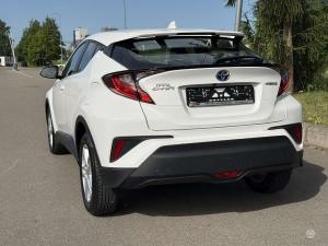 White Toyota C-HR 2023 in Panevezys, with an engine capacity of 1.80 L and mileage of 91 thousand km for 18200 €, photo 17 on AUTOMOTO.COM.LV