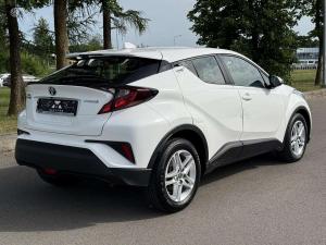 White Toyota C-HR 2023 in Panevezys, with an engine capacity of 1.80 L and mileage of 91 thousand km for 18200 €, photo 20 on AUTOMOTO.COM.LV