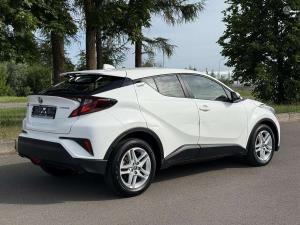 White Toyota C-HR 2023 in Panevezys, with an engine capacity of 1.80 L and mileage of 91 thousand km for 18200 €, photo 21 on AUTOMOTO.COM.LV