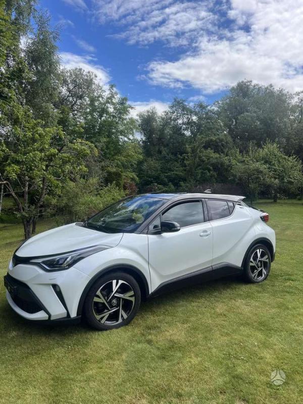Balts Toyota C-HR 2023 Panevēža, ar dzinēja tilpumu 2.00 L un nobraukumu 73 tūkst. km par 22700 €, foto 5 vietnē AUTOMOTO.COM.LV