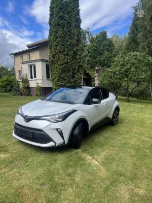 Белый Тойота C-HR 2023 в Паневежис, объемом двигателя 2.00 л и пробегом 73 тыс. км за 22700 €, фото 8 на AUTOMOTO.COM.LV