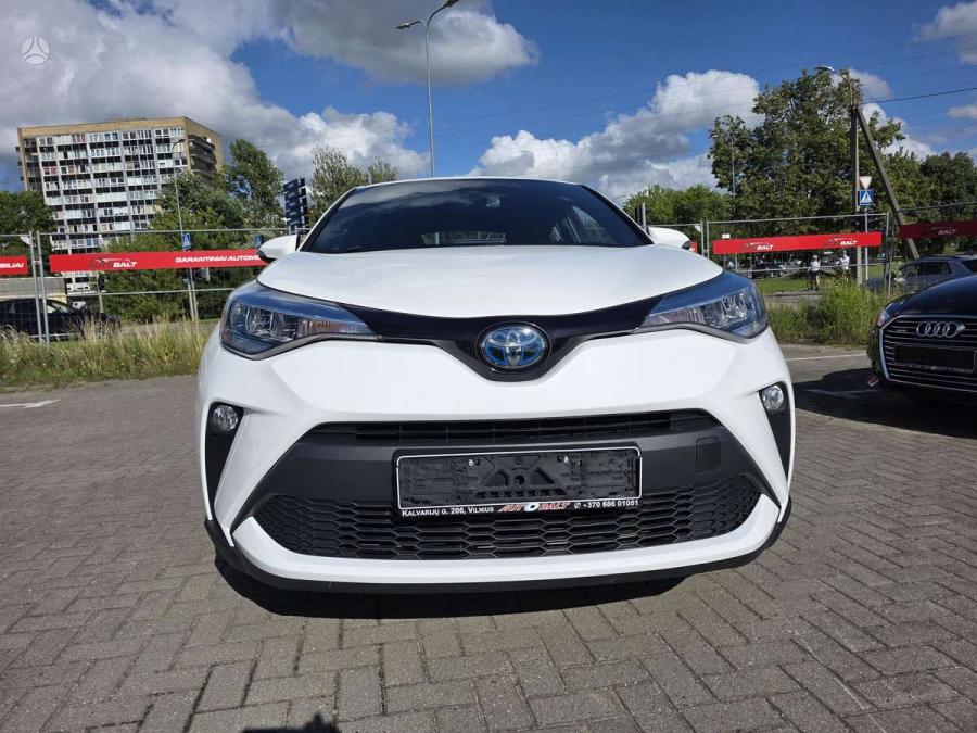 Balts Toyota C-HR 2023 Viļņa, ar dzinēja tilpumu 1.80 L un nobraukumu 79 tūkst. km par 19700 €, foto 3 vietnē AUTOMOTO.COM.LV