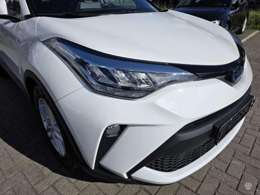 Balts Toyota C-HR 2023 Viļņa, ar dzinēja tilpumu 1.80 L un nobraukumu 79 tūkst. km par 19700 €, foto 9 vietnē AUTOMOTO.COM.LV
