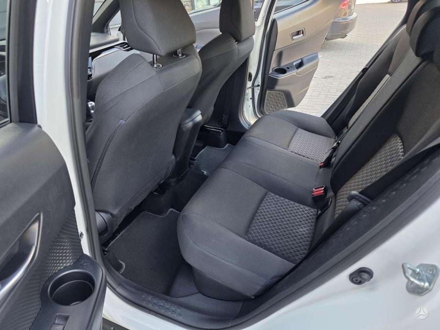 Balts Toyota C-HR 2023 Viļņa, ar dzinēja tilpumu 1.80 L un nobraukumu 79 tūkst. km par 19700 €, foto 14 vietnē AUTOMOTO.COM.LV