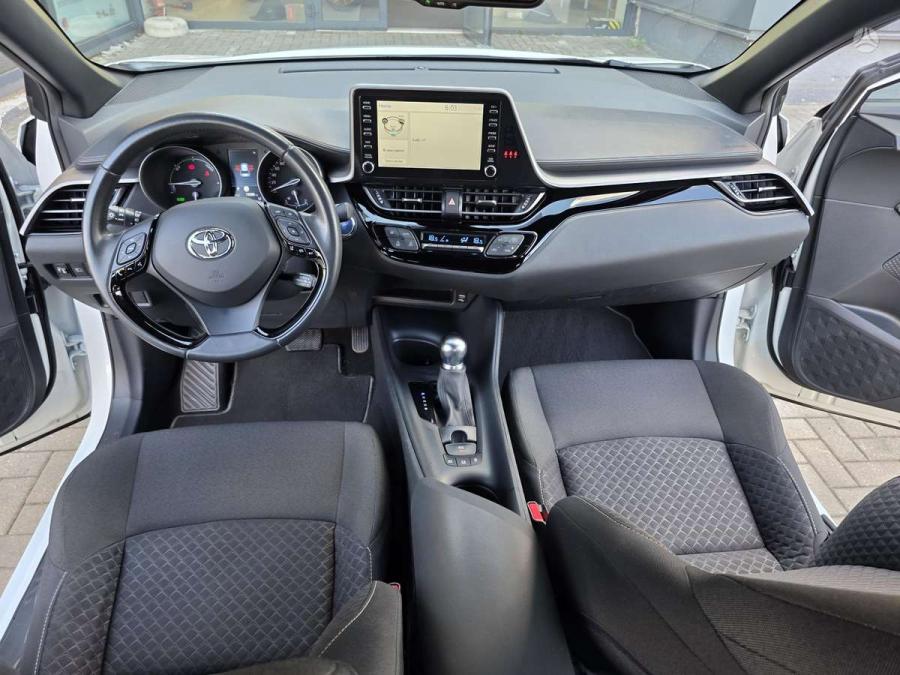 Balts Toyota C-HR 2023 Viļņa, ar dzinēja tilpumu 1.80 L un nobraukumu 79 tūkst. km par 19700 €, foto 16 vietnē AUTOMOTO.COM.LV