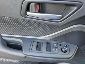 Balts Toyota C-HR 2023 Viļņa, ar dzinēja tilpumu 1.80 L un nobraukumu 79 tūkst. km par 19700 €, foto 19 vietnē AUTOMOTO.COM.LV