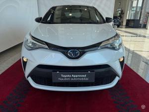 Balts Toyota C-HR 2023 Šauļi, ar dzinēja tilpumu 1.80 L un nobraukumu 83 tūkst. km par 23900 €, foto 4 vietnē AUTOMOTO.COM.LV