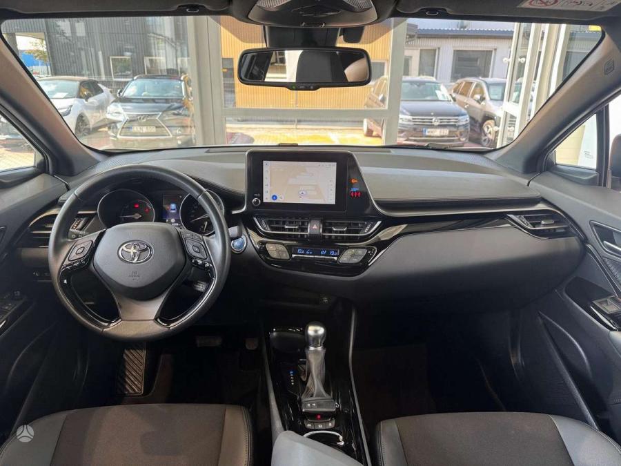 Balts Toyota C-HR 2023 Šauļi, ar dzinēja tilpumu 1.80 L un nobraukumu 83 tūkst. km par 23900 €, foto 14 vietnē AUTOMOTO.COM.LV