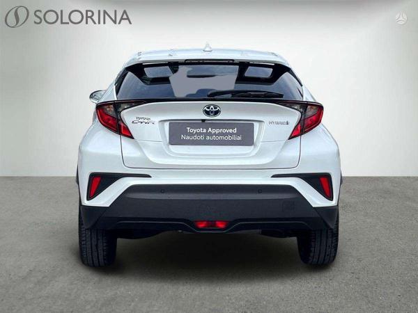 Белый Тойота C-HR 2023 в Клайпеда, объемом двигателя 1.80 л и пробегом 34 тыс. км за 25000 €, фото 4 на AUTOMOTO.COM.LV