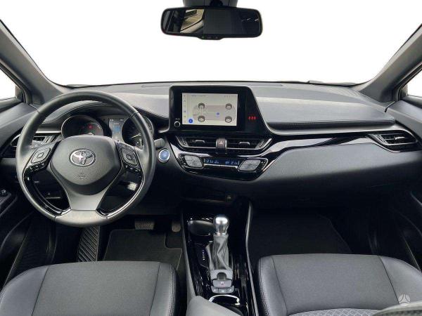 Белый Тойота C-HR 2023 в Клайпеда, объемом двигателя 1.80 л и пробегом 34 тыс. км за 25000 €, фото 8 на AUTOMOTO.COM.LV