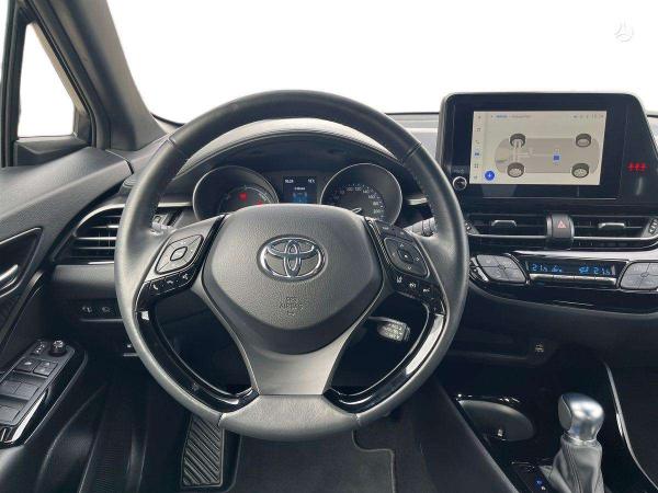 Белый Тойота C-HR 2023 в Клайпеда, объемом двигателя 1.80 л и пробегом 34 тыс. км за 25000 €, фото 9 на AUTOMOTO.COM.LV