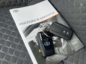 Белый Тойота C-HR 2023 в Клайпеда, объемом двигателя 1.80 л и пробегом 34 тыс. км за 25000 €, фото 24 на AUTOMOTO.COM.LV