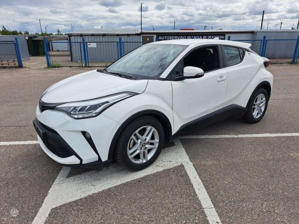 Toyota C-HR 2023 in Panevezys on AUTOMOTO.COM.LV White Toyota C-HR 2023 in Panevezys, with an engine capacity of 1.80 L and mileage of 20 thousand km for 21000 €, photo 1 on AUTOMOTO.COM.LV