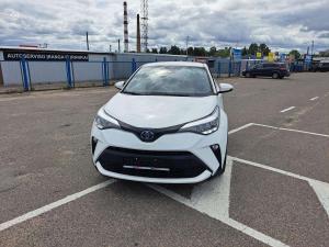 White Toyota C-HR 2023 in Panevezys, with an engine capacity of 1.80 L and mileage of 20 thousand km for 21000 €, photo 6 on AUTOMOTO.COM.LV