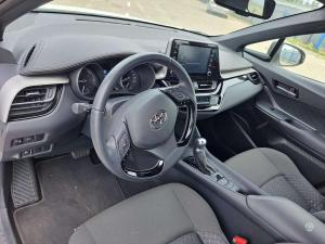 White Toyota C-HR 2023 in Panevezys, with an engine capacity of 1.80 L and mileage of 20 thousand km for 21000 €, photo 10 on AUTOMOTO.COM.LV