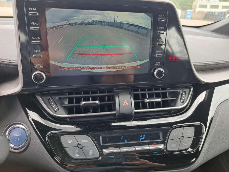 White Toyota C-HR 2023 in Panevezys, with an engine capacity of 1.80 L and mileage of 20 thousand km for 21000 €, photo 13 on AUTOMOTO.COM.LV