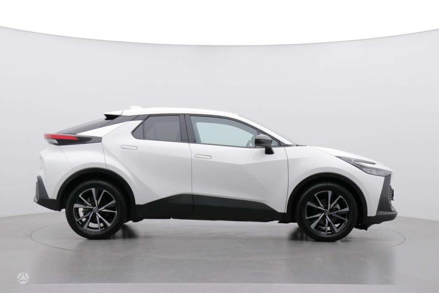 Balts Toyota C-HR 2024 Viļņa, ar dzinēja tilpumu 1.80 L un nobraukumu 18 tūkst. km par 29900 €, foto 17 vietnē AUTOMOTO.COM.LV