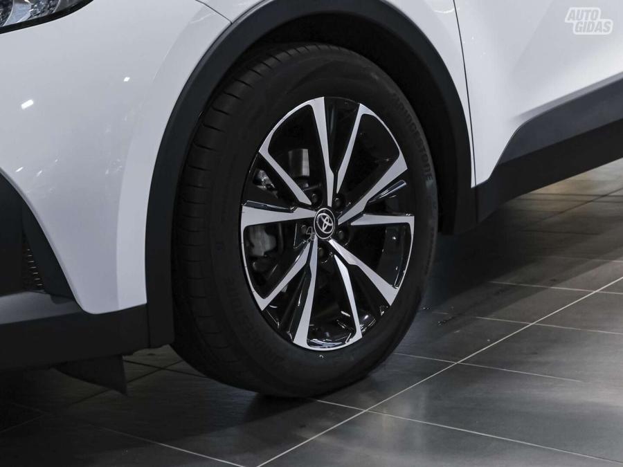 Balts Toyota C-HR 2024 Kauņa, ar dzinēja tilpumu 1.80 L un nobraukumu 16 tūkst. km par 31133 €, foto 13 vietnē AUTOMOTO.COM.LV