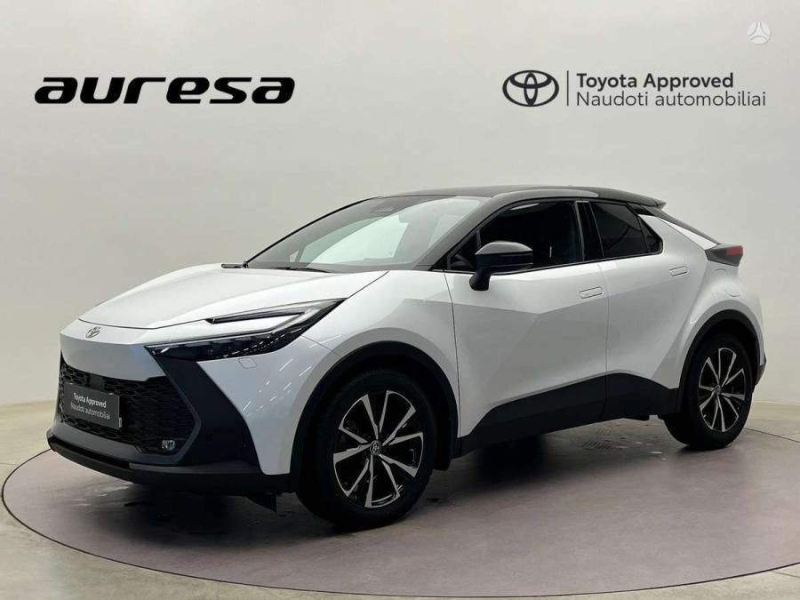 Белый Тойота C-HR 2024 в Паневежис, объемом двигателя 1.80 л и пробегом 19 тыс. км за 31490 €, фото 1 на AUTOMOTO.COM.LV