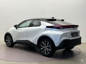 Белый Тойота C-HR 2024 в Паневежис, объемом двигателя 1.80 л и пробегом 19 тыс. км за 31490 €, фото 6 на AUTOMOTO.COM.LV