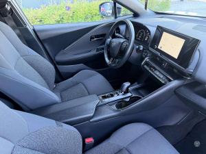 White Toyota C-HR 2024 in Vilnius, with an engine capacity of 1.80 L and mileage of 78 thousand km for 24950 €, photo 24 on AUTOMOTO.COM.LV