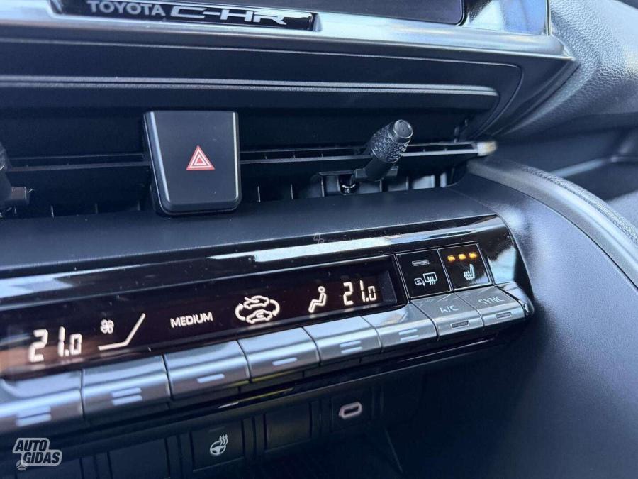 Белый Тойота C-HR 2024 в Вильнюс, объемом двигателя 2.00 л и пробегом 57 тыс. км за 31350 €, фото 27 на AUTOMOTO.COM.LV