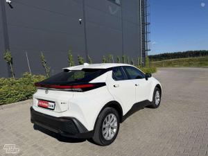 Белый Тойота C-HR 2024 в Вильнюс, объемом двигателя 1.80 л и пробегом 78 тыс. км за 24950 €, фото 8 на AUTOMOTO.COM.LV