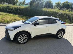 Белый Тойота C-HR 2024 в Вильнюс, объемом двигателя 1.80 л и пробегом 78 тыс. км за 24950 €, фото 10 на AUTOMOTO.COM.LV