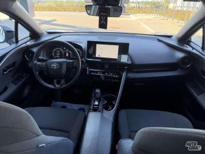 Белый Тойота C-HR 2024 в Вильнюс, объемом двигателя 1.80 л и пробегом 78 тыс. км за 24950 €, фото 27 на AUTOMOTO.COM.LV