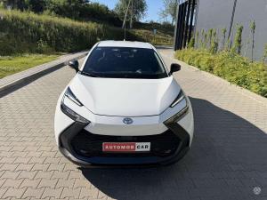 Белый Тойота C-HR 2024 в Вильнюс, объемом двигателя 1.80 л и пробегом 78 тыс. км за 24950 €, фото 3 на AUTOMOTO.COM.LV
