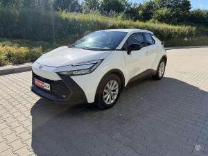 Белый Тойота C-HR 2024 в Вильнюс, объемом двигателя 1.80 л и пробегом 78 тыс. км за 24950 €, фото 4 на AUTOMOTO.COM.LV