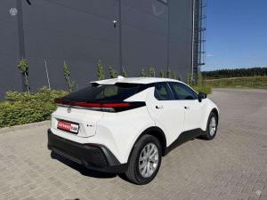 Белый Тойота C-HR 2024 в Вильнюс, объемом двигателя 1.80 л и пробегом 78 тыс. км за 24950 €, фото 7 на AUTOMOTO.COM.LV