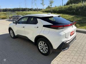Белый Тойота C-HR 2024 в Вильнюс, объемом двигателя 1.80 л и пробегом 78 тыс. км за 24950 €, фото 9 на AUTOMOTO.COM.LV