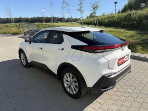 Белый Тойота C-HR 2024 в Вильнюс, объемом двигателя 1.80 л и пробегом 78 тыс. км за 24950 €, фото 14 на AUTOMOTO.COM.LV