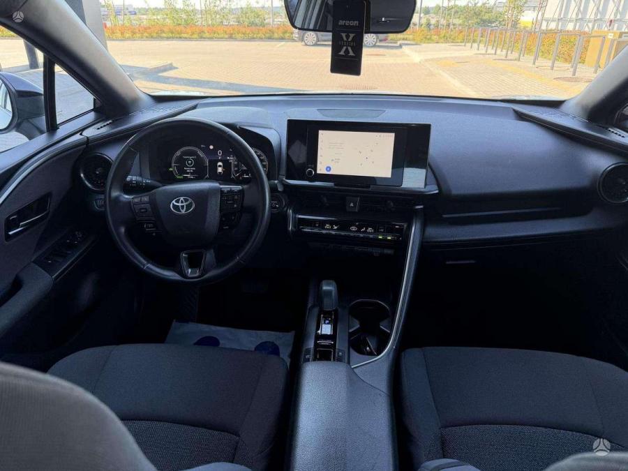 Белый Тойота C-HR 2024 в Вильнюс, объемом двигателя 1.80 л и пробегом 78 тыс. км за 24950 €, фото 26 на AUTOMOTO.COM.LV