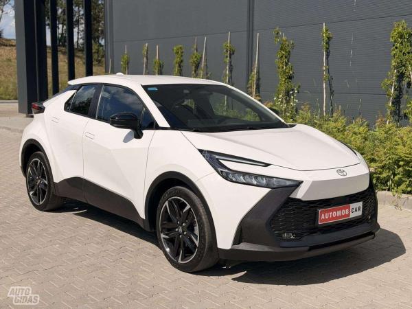 Balts Toyota C-HR 2024 Viļņa, ar dzinēja tilpumu 1.80 L un nobraukumu 78 tūkst. km par 24950 €, foto 4 vietnē AUTOMOTO.COM.LV