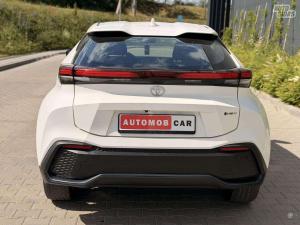 Белый Тойота C-HR 2024 в Вильнюс, объемом двигателя 1.80 л и пробегом 78 тыс. км за 24950 €, фото 8 на AUTOMOTO.COM.LV