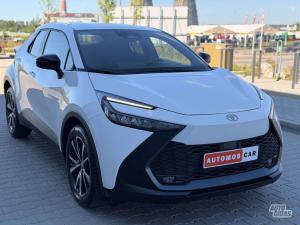 Белый Тойота C-HR 2024 в Вильнюс, объемом двигателя 2.00 л и пробегом 57 тыс. км за 31350 €, фото 4 на AUTOMOTO.COM.LV