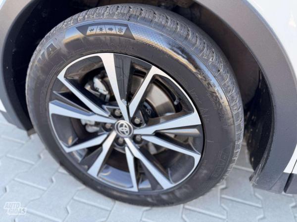 Белый Тойота C-HR 2024 в Вильнюс, объемом двигателя 2.00 л и пробегом 57 тыс. км за 31350 €, фото 9 на AUTOMOTO.COM.LV