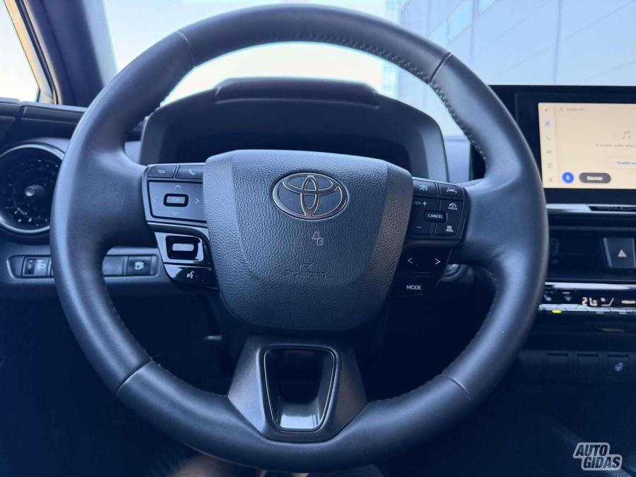 Белый Тойота C-HR 2024 в Вильнюс, объемом двигателя 2.00 л и пробегом 57 тыс. км за 31350 €, фото 21 на AUTOMOTO.COM.LV