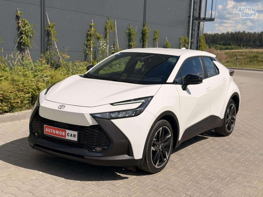 Белый Тойота C-HR 2024 в Вильнюс, объемом двигателя 1.80 л и пробегом 78 тыс. км за 24950 €, фото 1 на AUTOMOTO.COM.LV