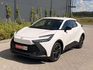 White Toyota C-HR 2024 in Vilnius, with an engine capacity of 1.80 L and mileage of 78 thousand km for 24950 €, photo  on AUTOMOTO.COM.LV
