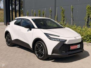 White Toyota C-HR 2024 in Vilnius, with an engine capacity of 1.80 L and mileage of 78 thousand km for 24950 €, photo 5 on AUTOMOTO.COM.LV