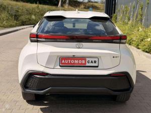 White Toyota C-HR 2024 in Vilnius, with an engine capacity of 1.80 L and mileage of 78 thousand km for 24950 €, photo 8 on AUTOMOTO.COM.LV