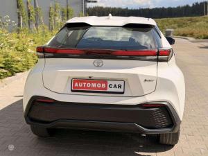 White Toyota C-HR 2024 in Vilnius, with an engine capacity of 1.80 L and mileage of 78 thousand km for 24950 €, photo 9 on AUTOMOTO.COM.LV